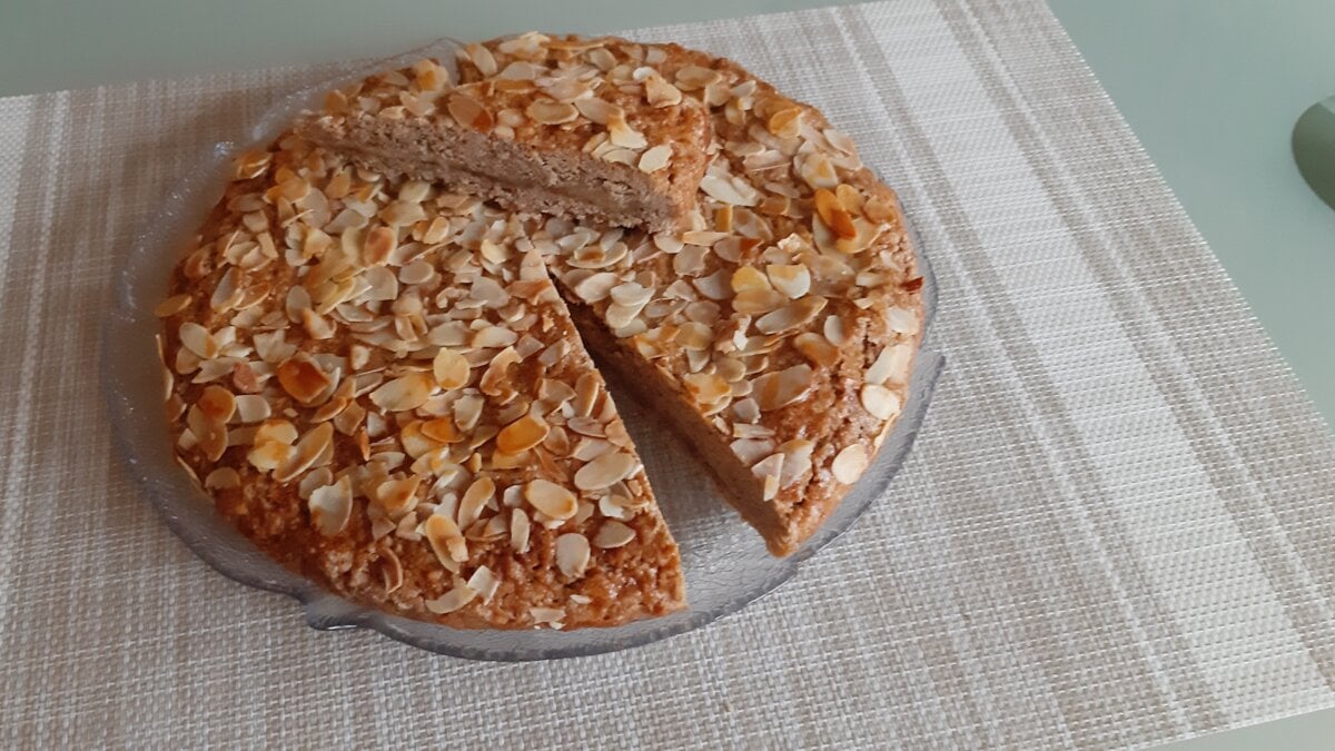 Pumpkin Spice Amandelkoek gevuld met amandelspijs recept | eetse