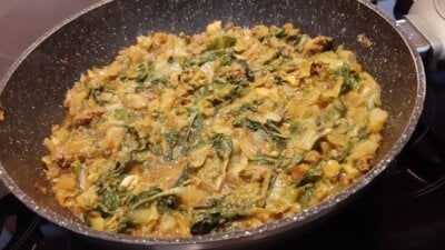 Pittige Javaanse andijvie met rundergehakt recept | eetse