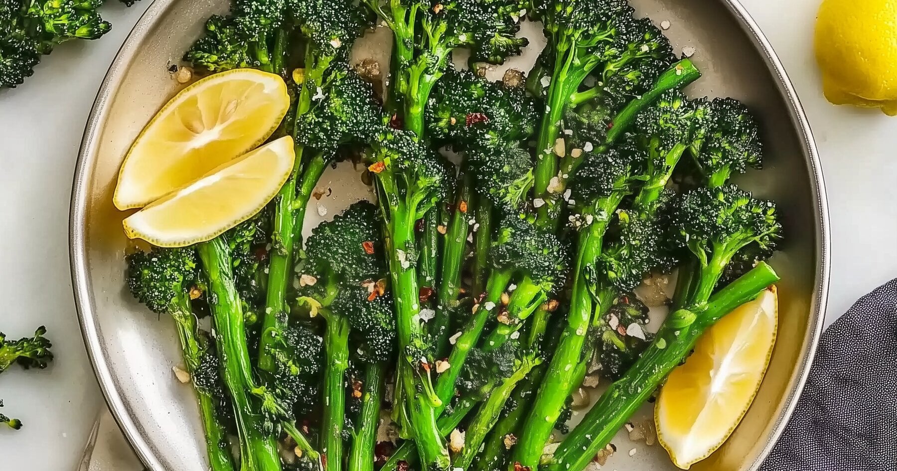 Eenvoudige Knoflook Broccolini (Bimi) recept | eetse