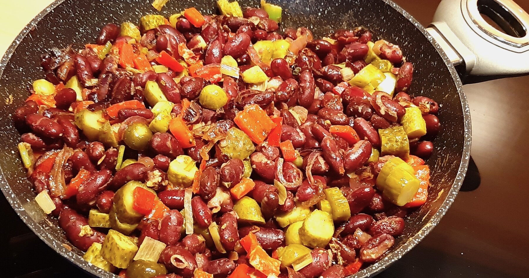 Kidneybonen met piccalillysaus recept | eetse