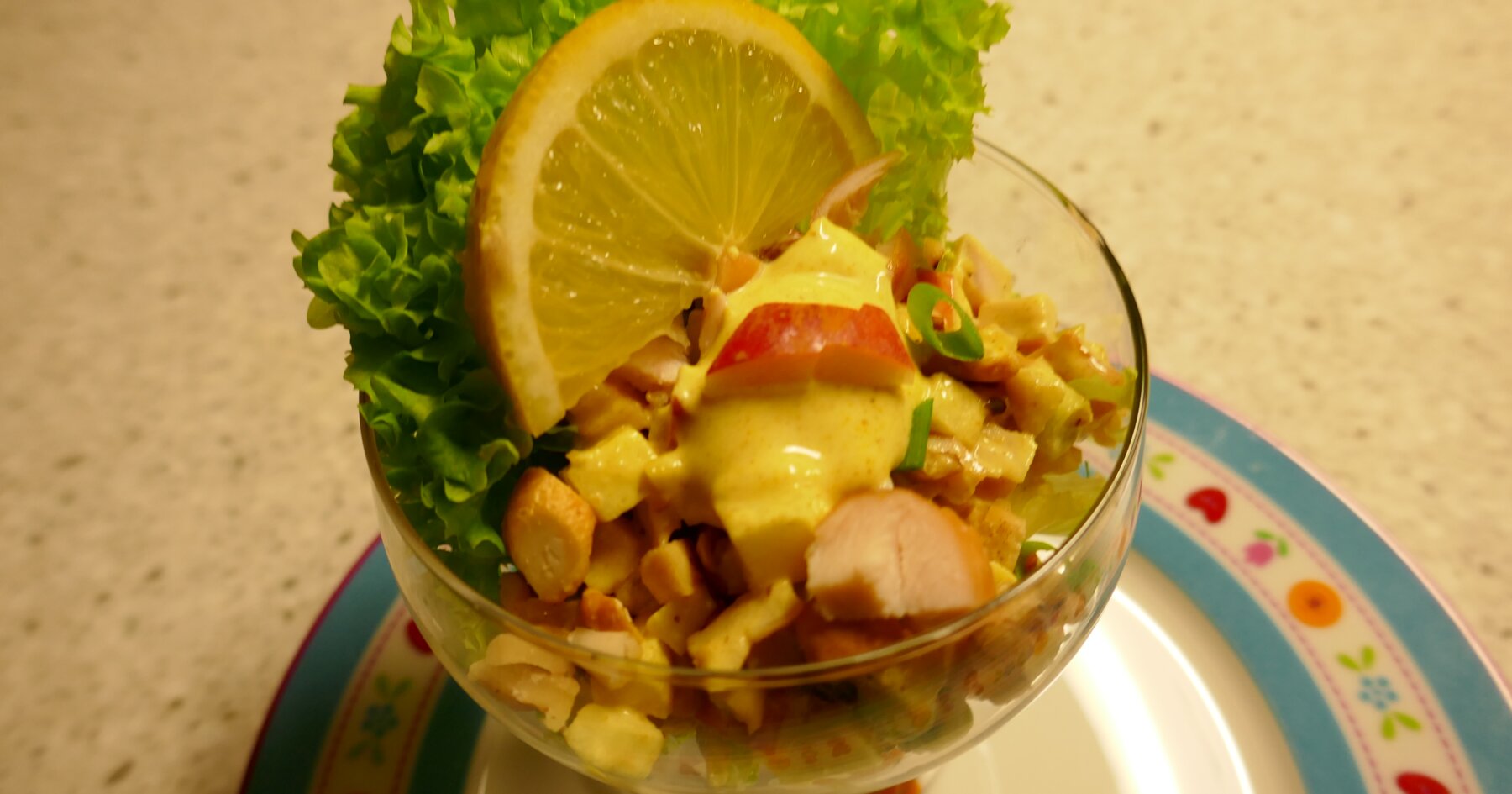 Gerookte kip cocktail met appel en een crunch van gemengde noten recept ...