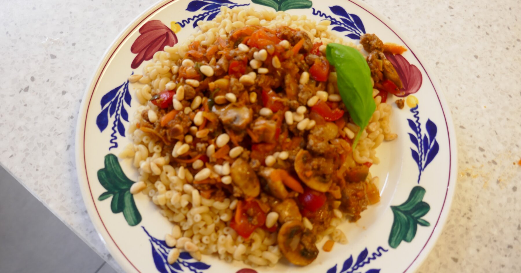 Goed Gevulde Makkelijke Maandag Macaroni recept | eetse