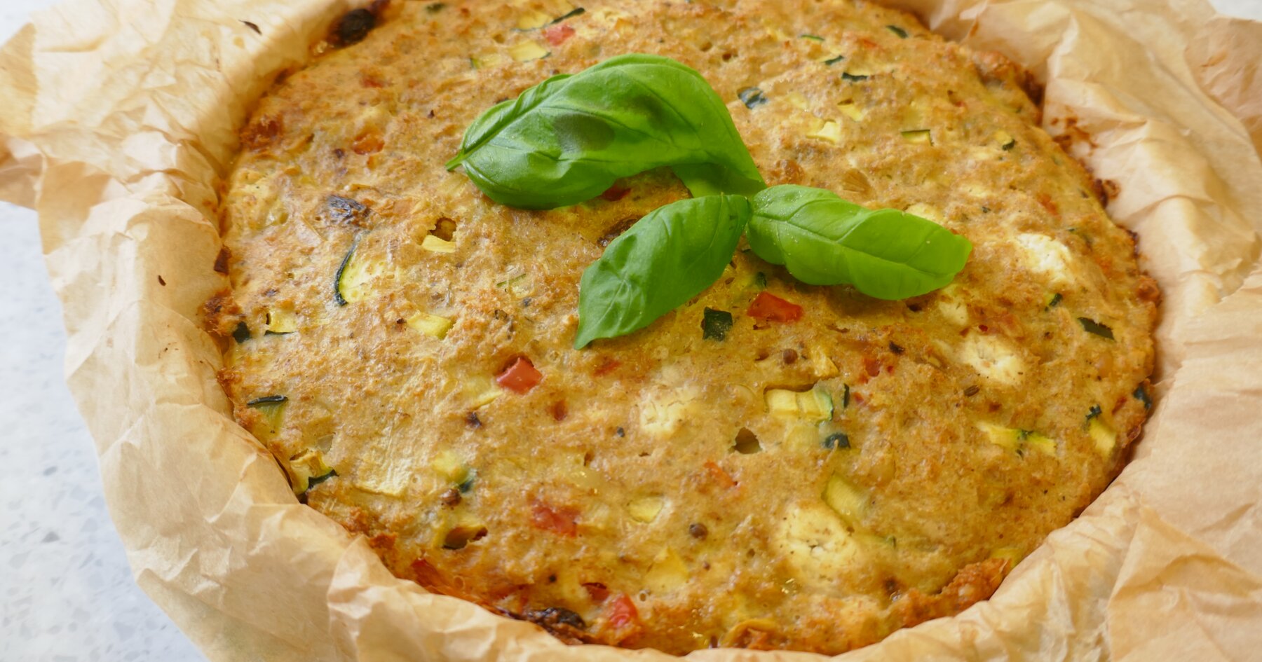 Courgette- paprika broodtaart recept | eetse