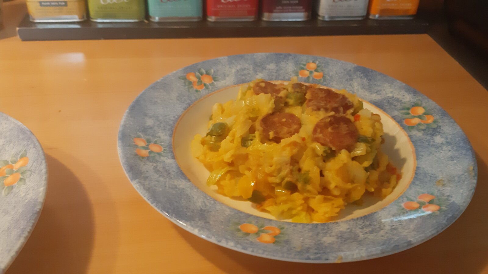 Stamppot spitskool met chorizo en paprika, beetje pittig recept | eetse